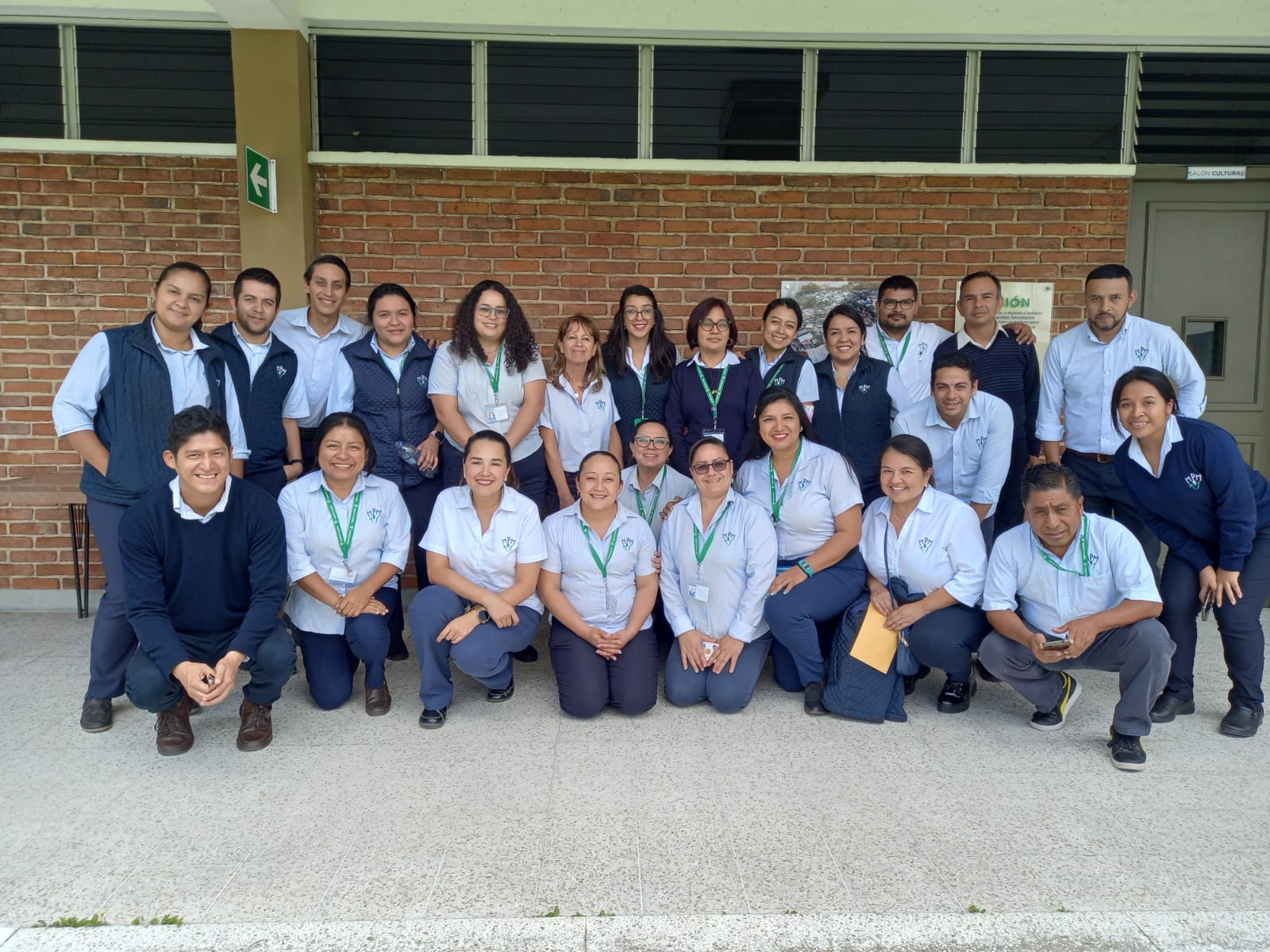 Más que maestros - Colegio Monte María